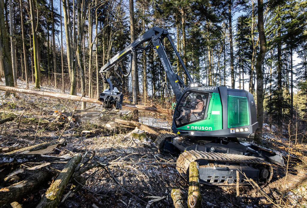Neuson 264 HVT Tracked Harvester | Forest Machine Magazine