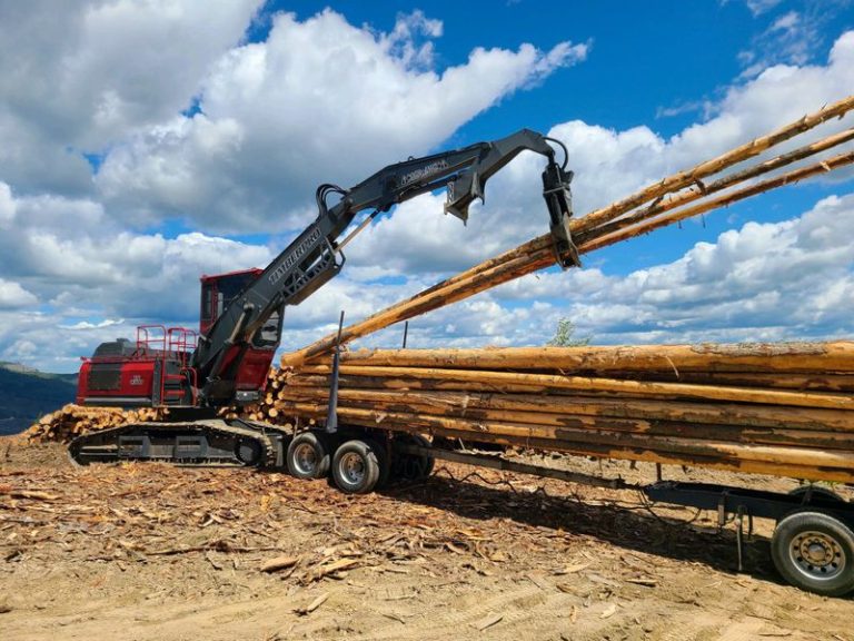 New TimberPro TN230D log loader from Komatsu | Forest Machine Magazine